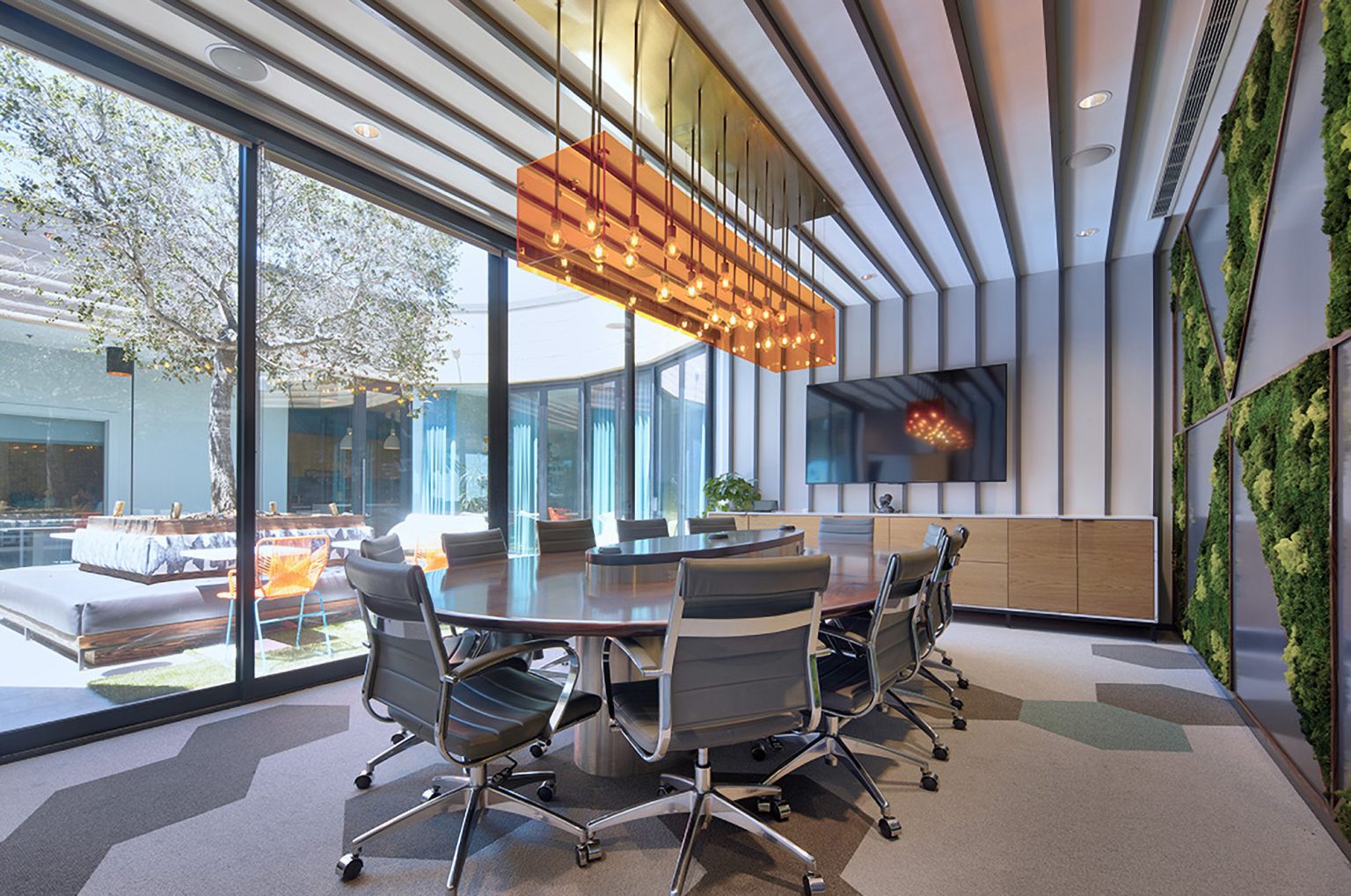 Real Estate Investment | About | Monarch Group